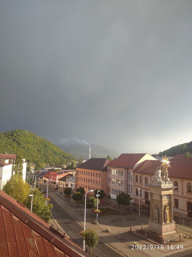 Železničná stanica Nová Baňa | ŽELEZNIČNÁ STANICA